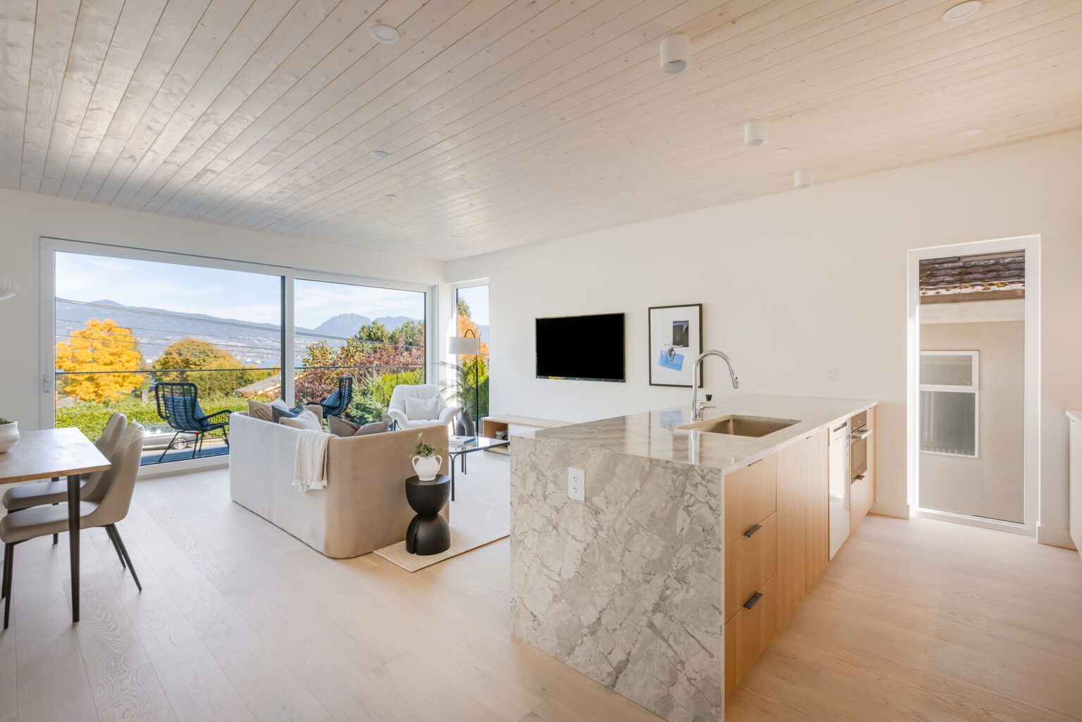 Vancouver's Custom Home Builder - Averra Developments